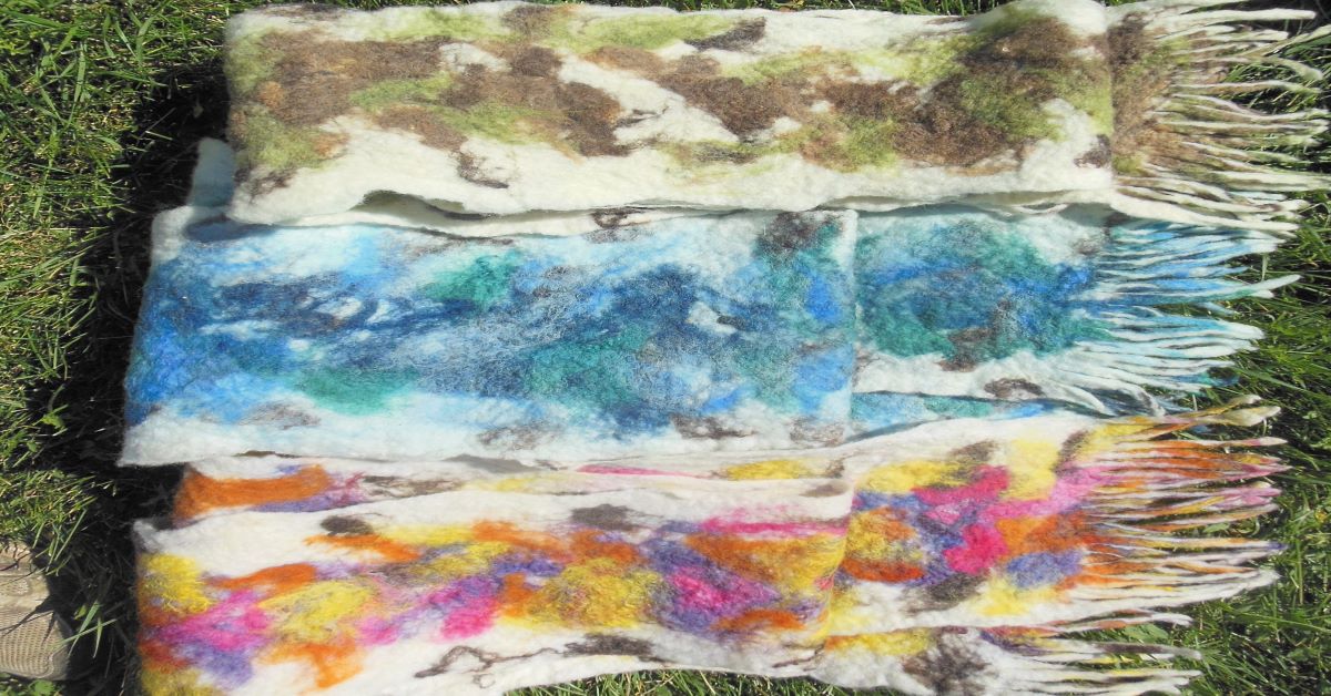 Wool Scarves - THE LIVING FARM